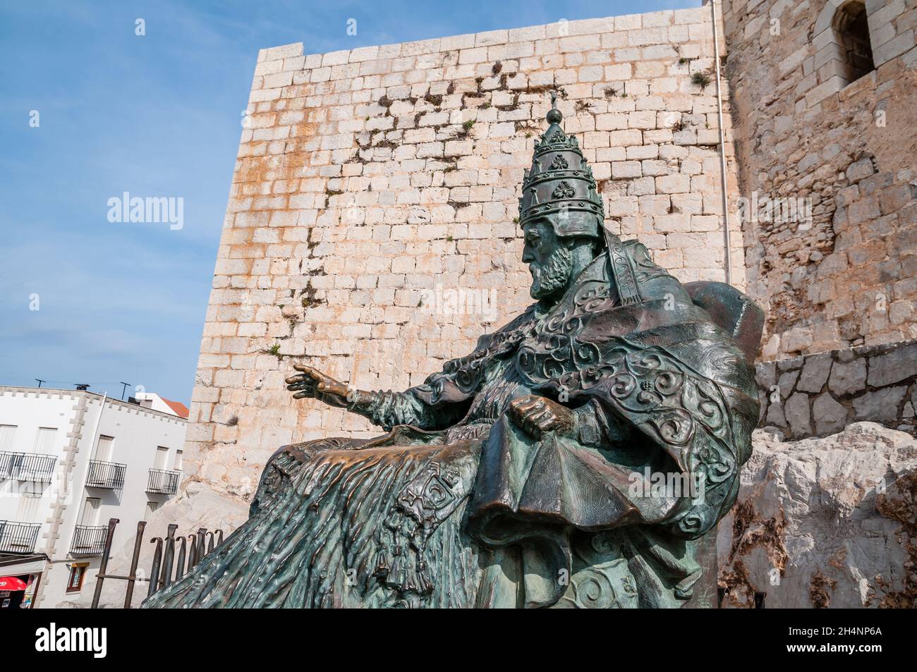 papa luna statue, benedict XIII, pope, Peniscola, Spain Stock Photo - Alamy