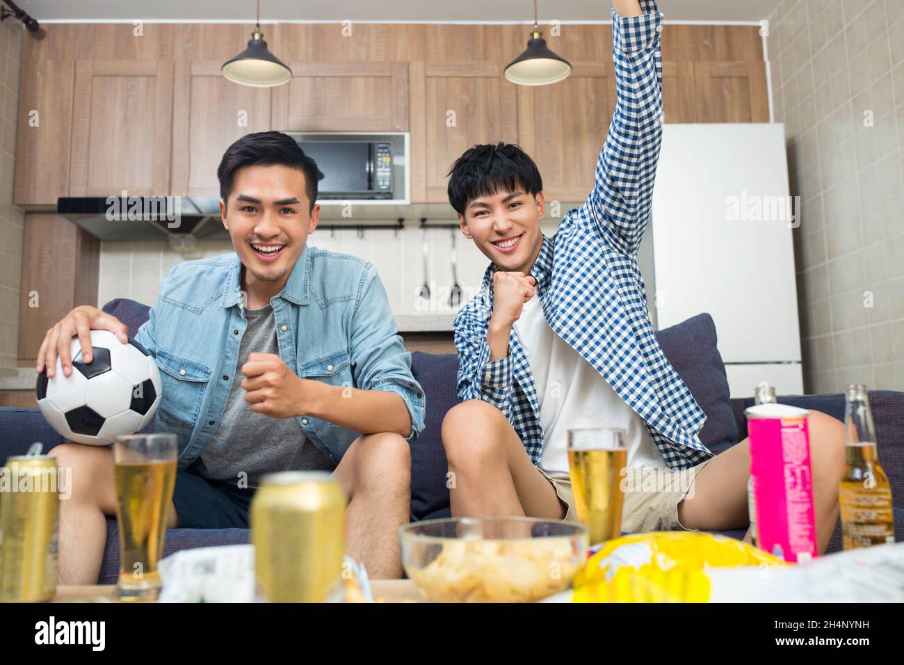 People watching sports hi-res stock photography and images - Alamy