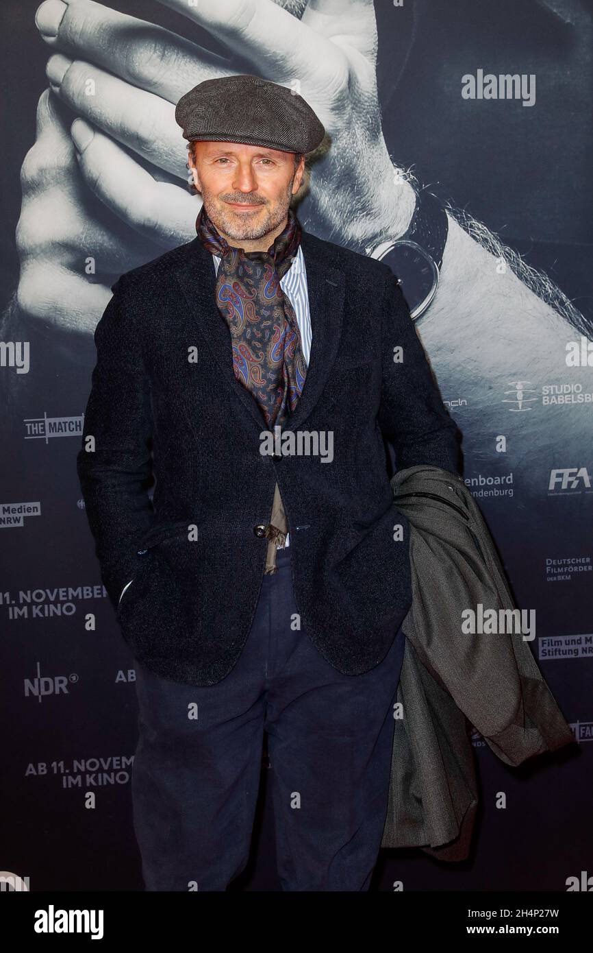 Berlin, Germany. 03rd Nov, 2021. Robert Schupp comes to the Berlin ...
