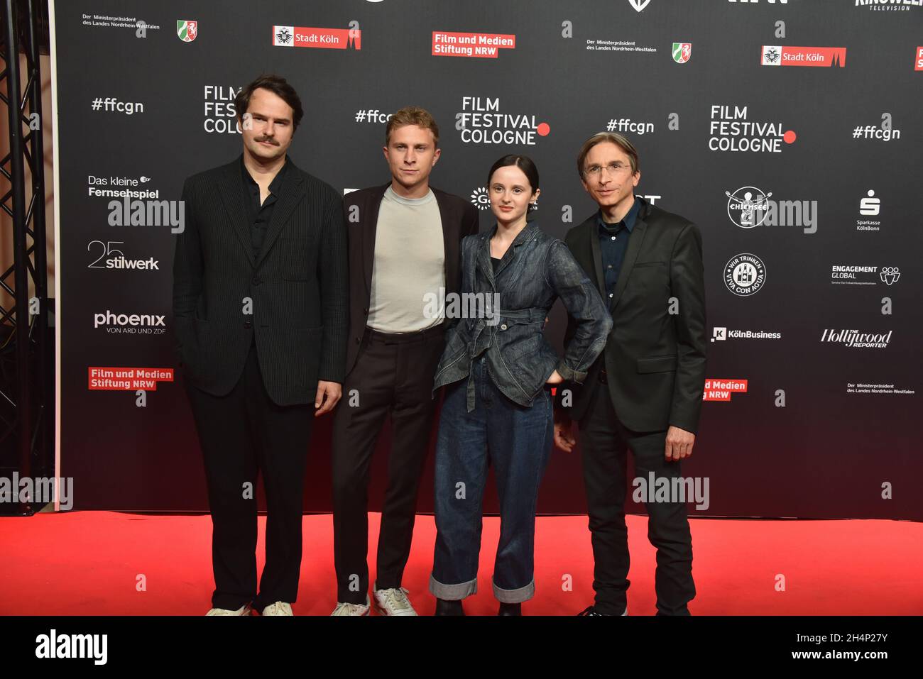 Cologne, Germany. 25th Oct, 2021. Actors Phillipp Hauss, Maresi Riegner ...
