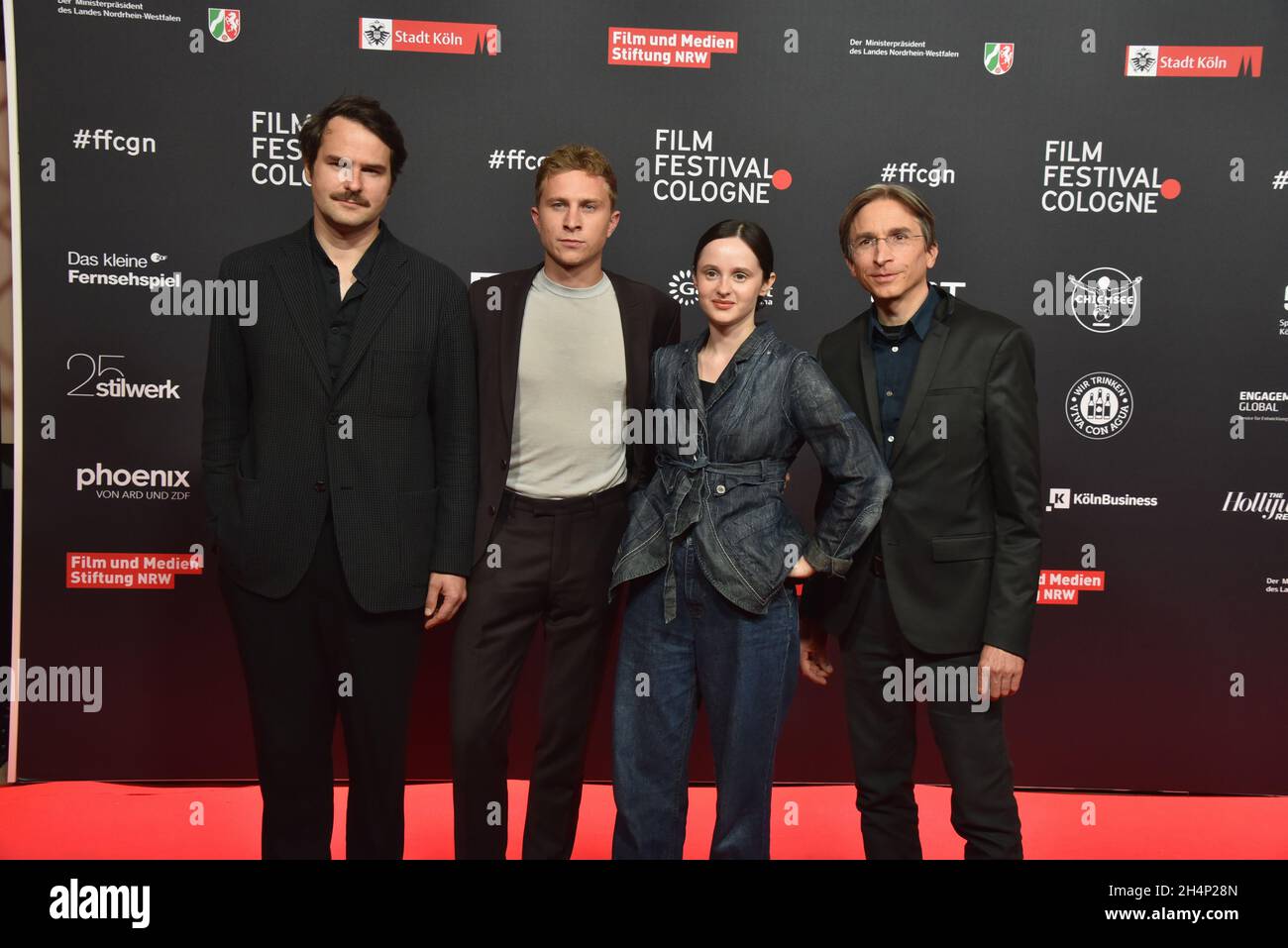 Cologne, Germany. 25th Oct, 2021. Actors Phillipp Hauss, Maresi Riegner ...