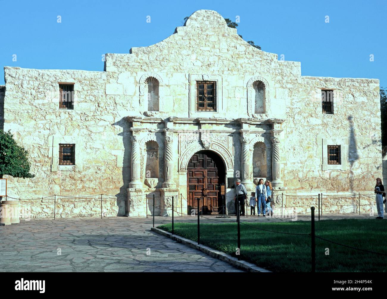 Front view of The Alamo, San Antonio, Texas, USA Stock Photo - Alamy