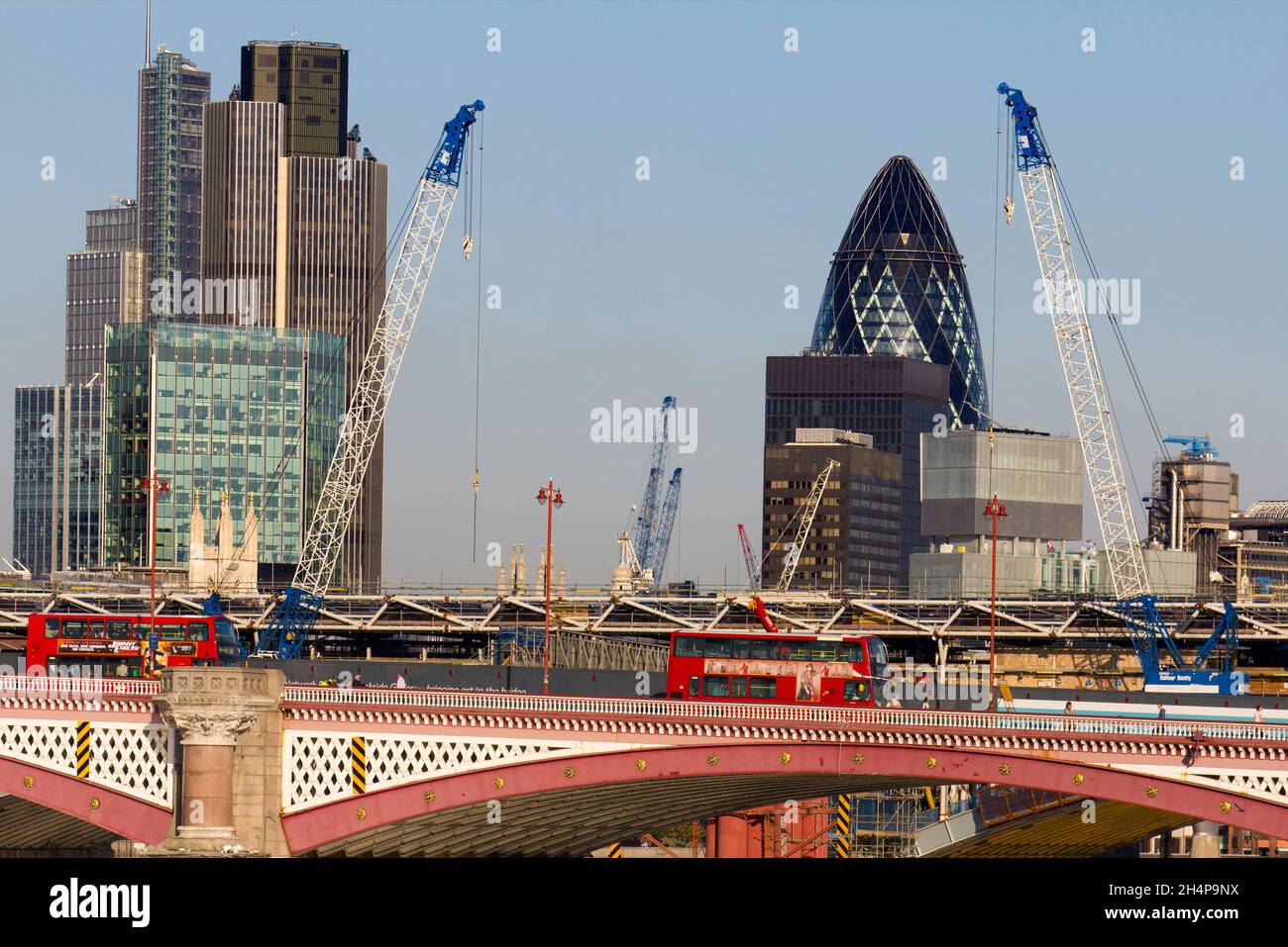 Waterloo bridge skyline london hi-res stock photography and images - Alamy