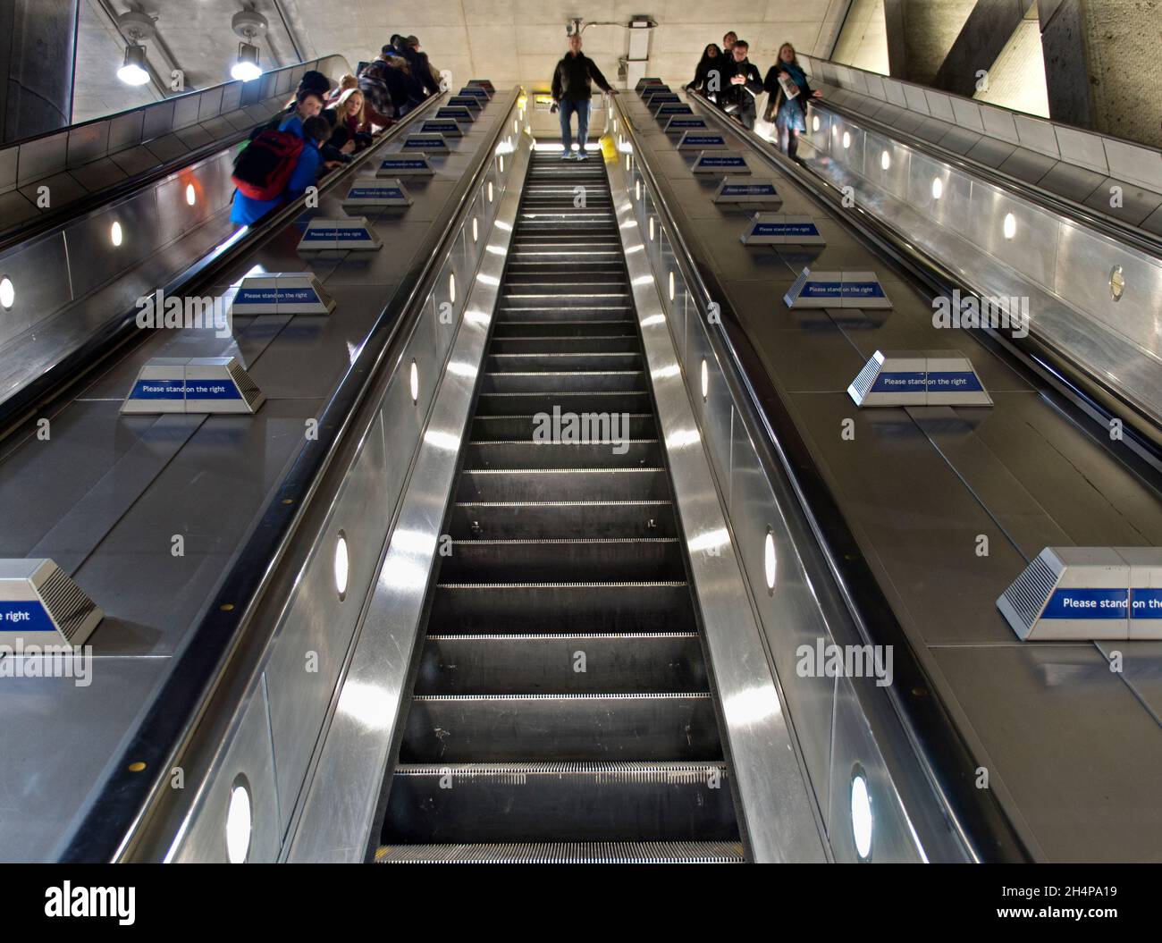 London underground escalator panels hi-res stock photography and images ...
