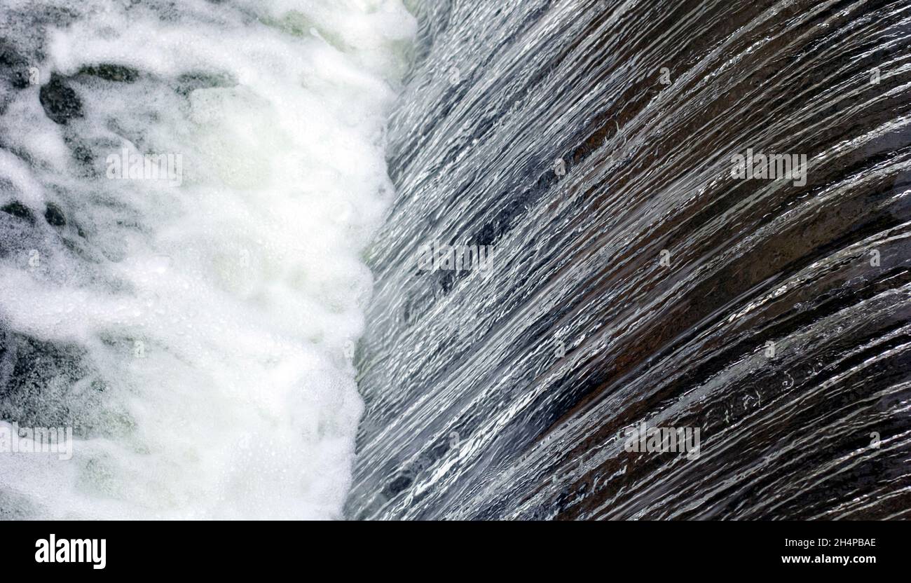 Beautiful waterfall small scenic hi-res stock photography and images ...