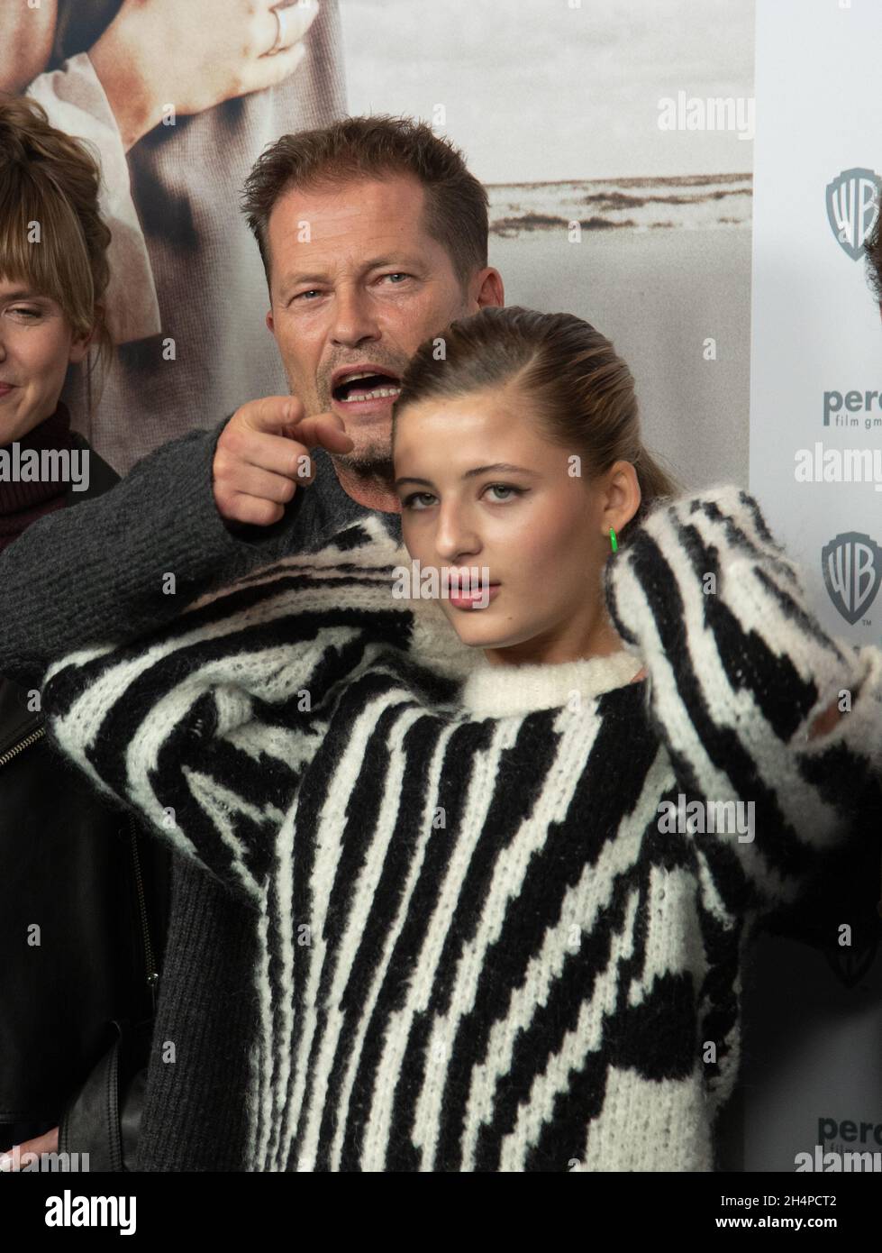 Til Schweiger mit seiner Tochter Emma Schweiger bei der Premiere von ...