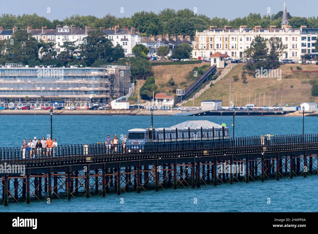 Southend seafront Western Esplanade with Cliff Lift, Southend Pier ...