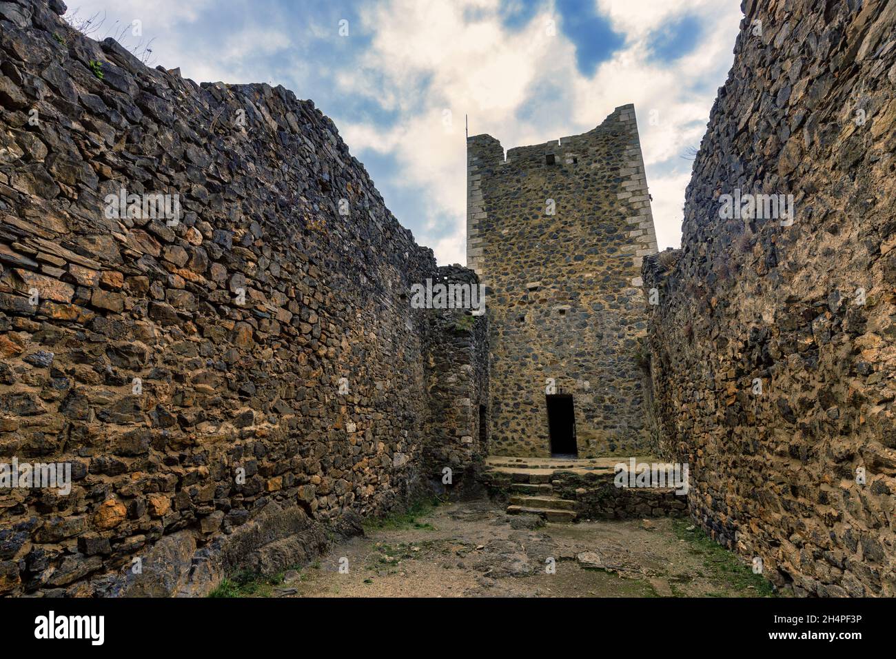 Catalan castle ruins hi-res stock photography and images - Alamy