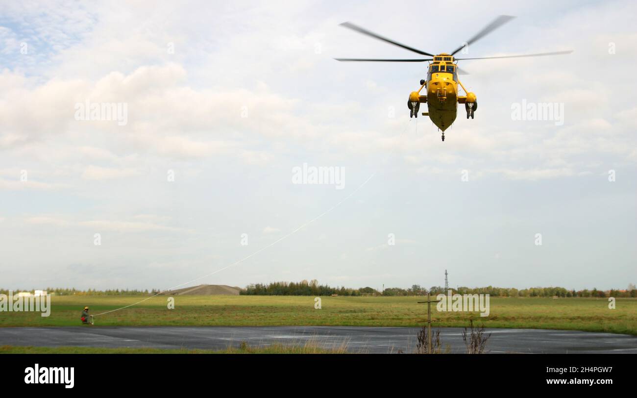 Winch operator helicopter hi-res stock photography and images - Alamy