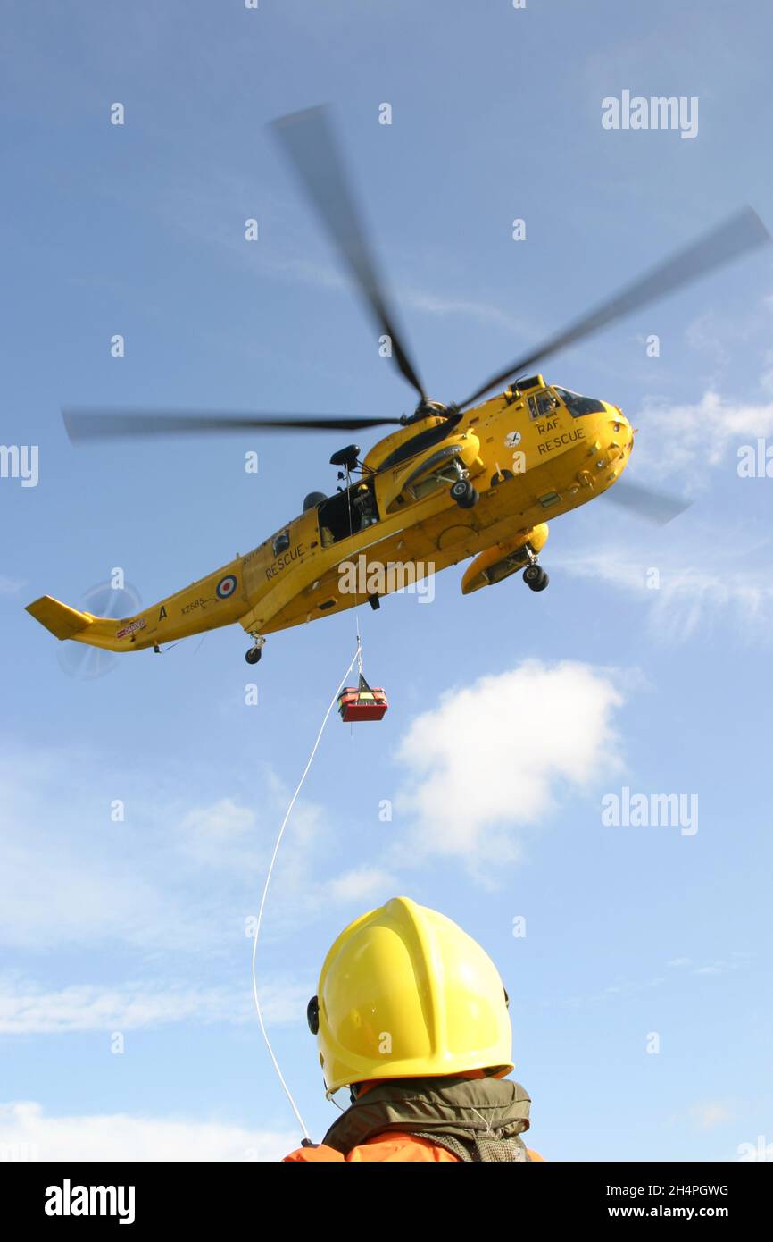Winch operator helicopter hi-res stock photography and images - Alamy