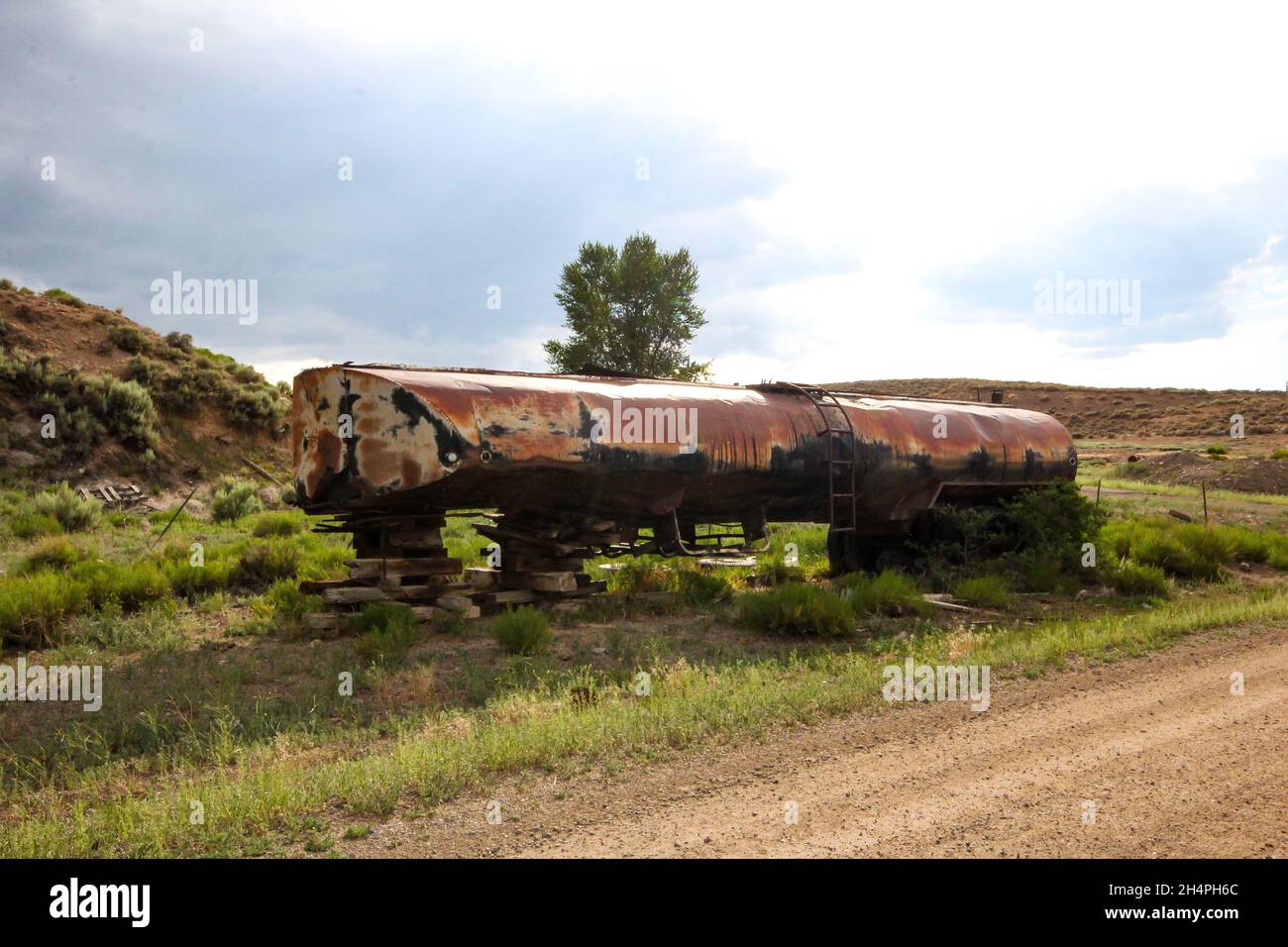 Broken down tank hi-res stock photography and images - Alamy