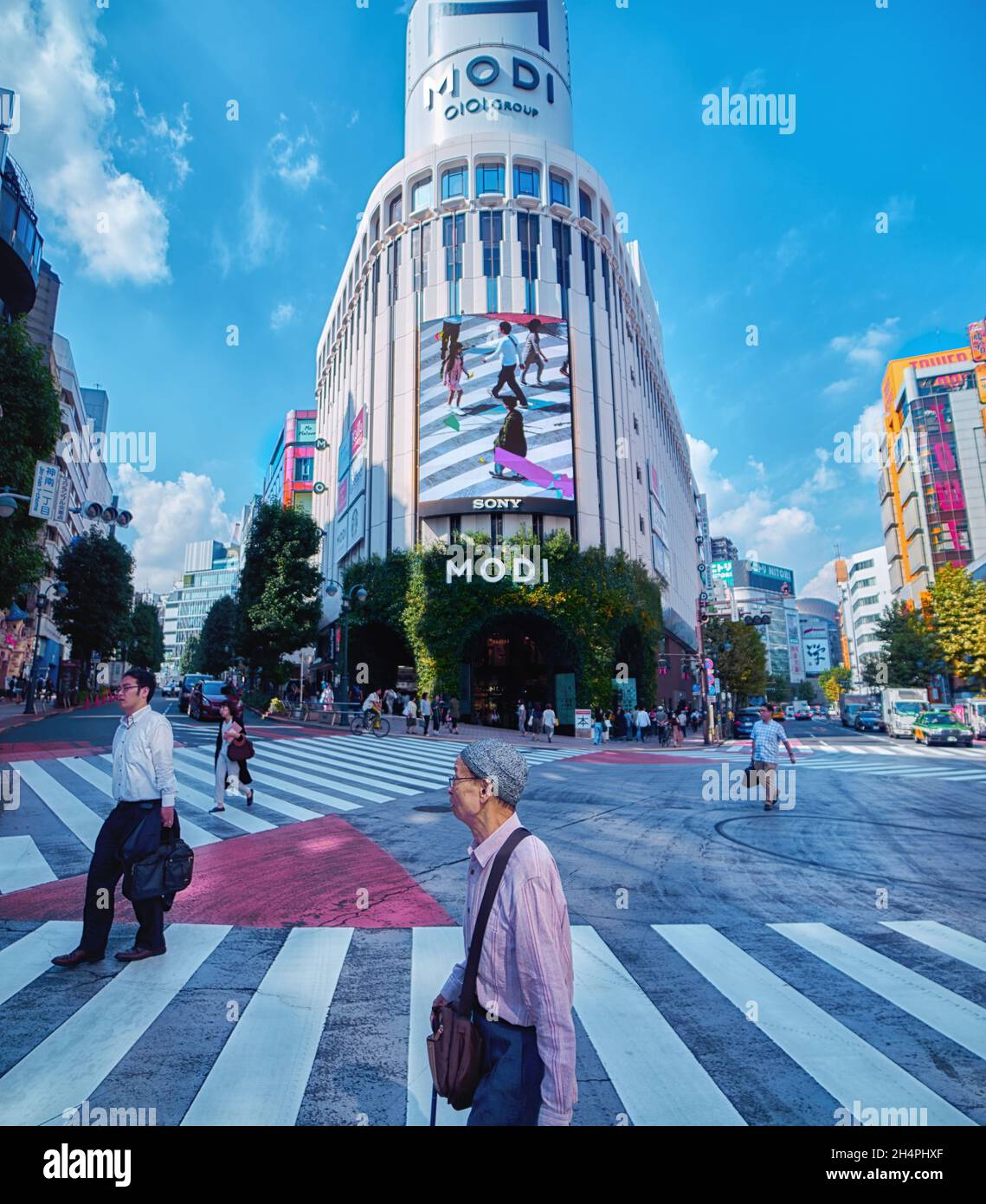 TOKYO, JAPAN - Sep 02, 2020: A vertical shot of the Shibuya cross ...