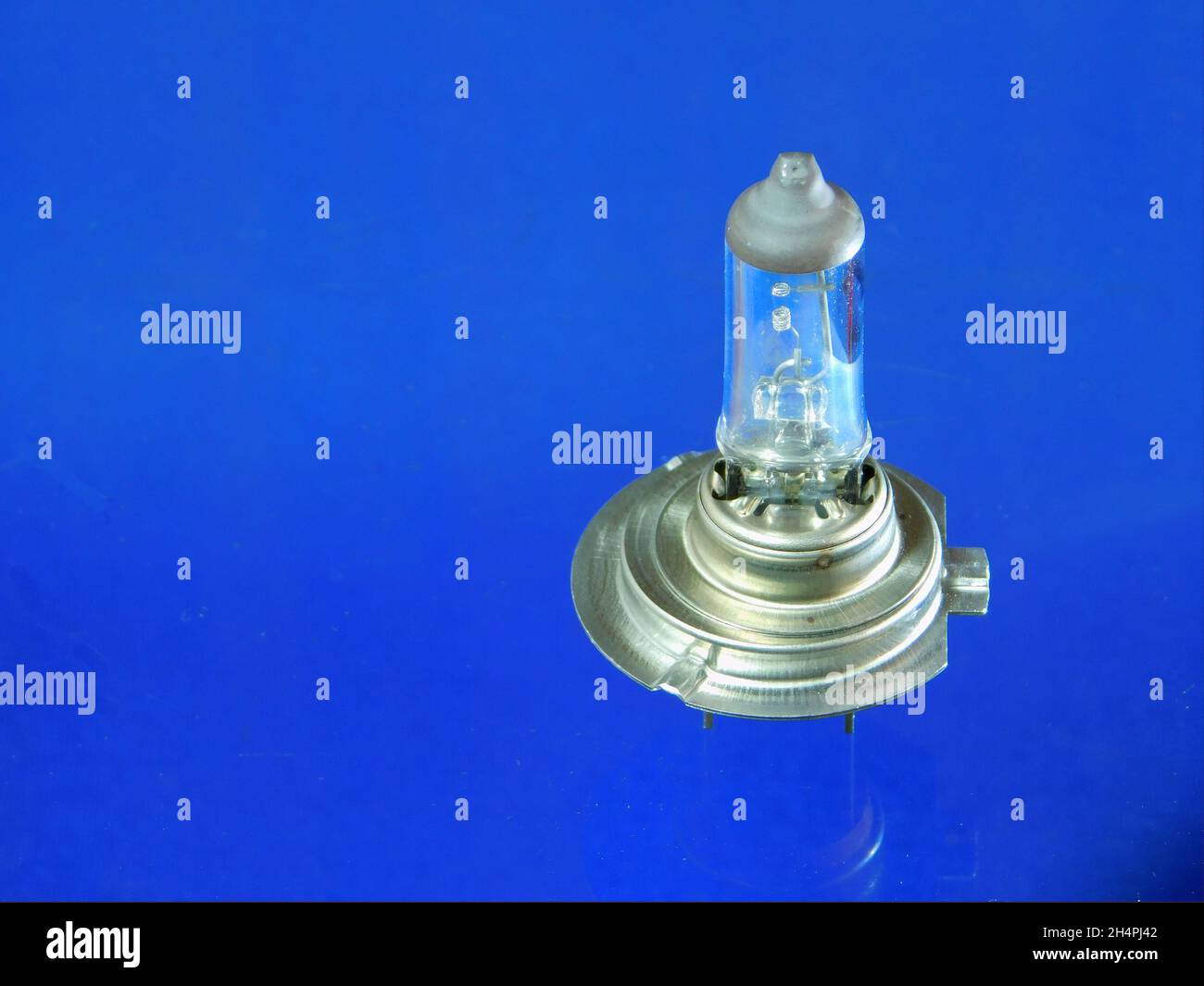 Electric blue lighting hi-res stock photography and images - Alamy