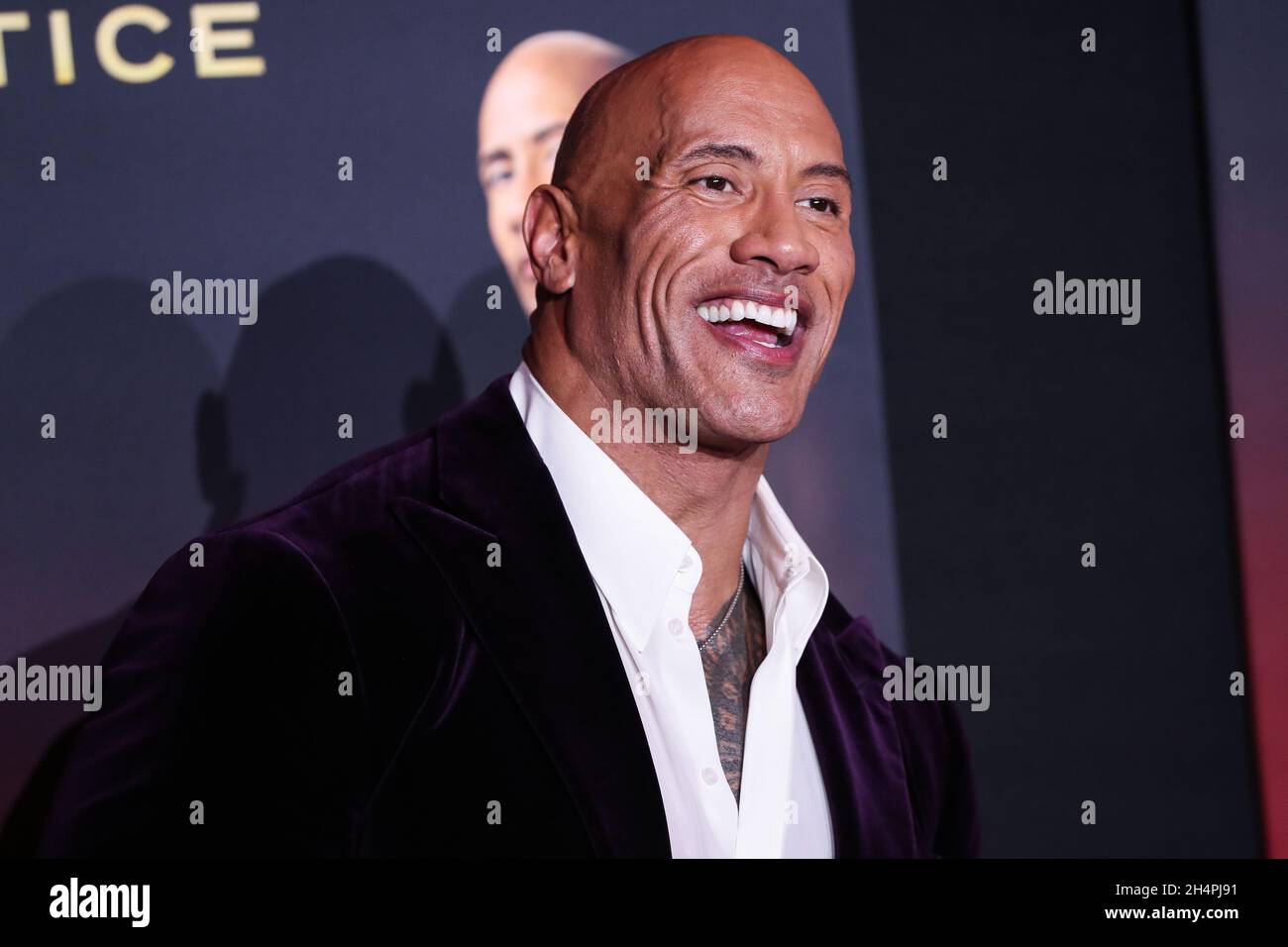Dwayne johnson the rock posing hi-res stock photography and images - Alamy