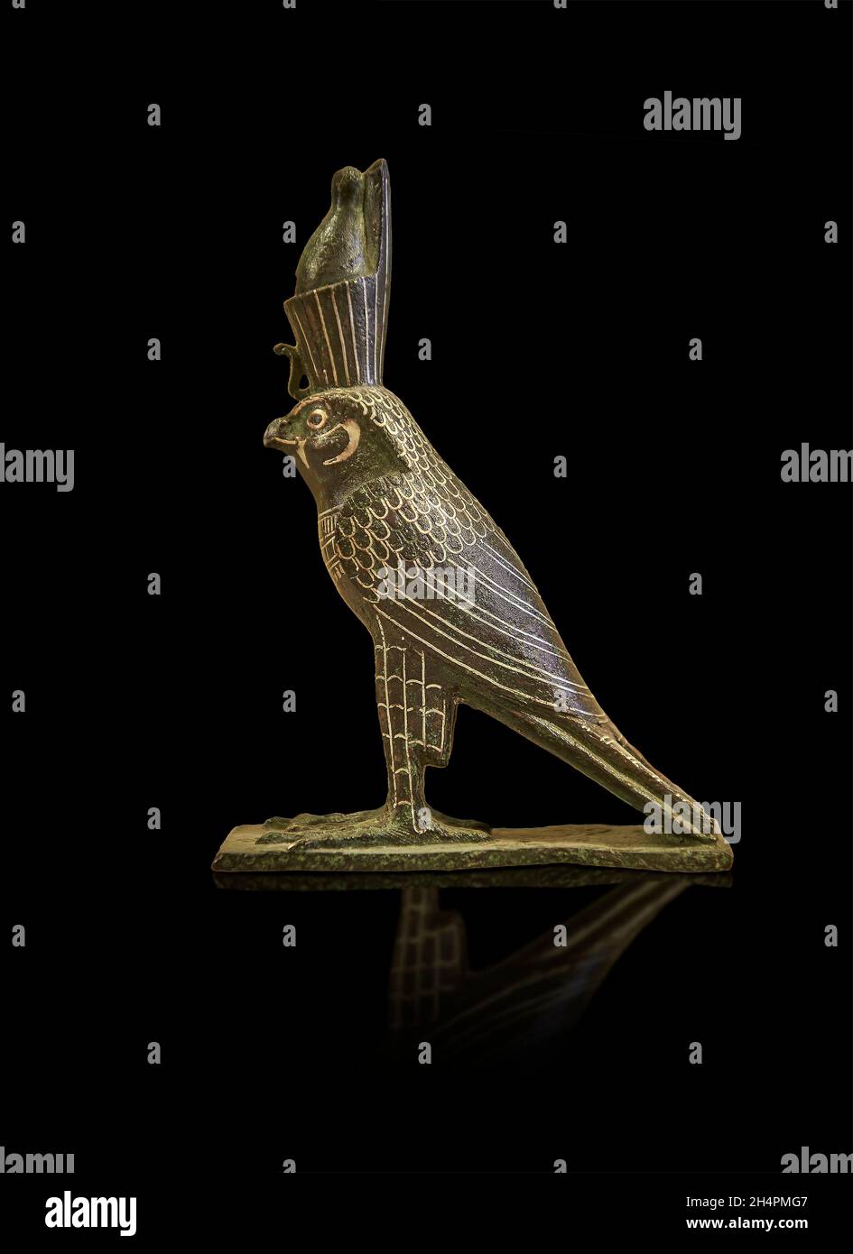 Statuette horus falcon 664 332 hi-res stock photography and images - Alamy