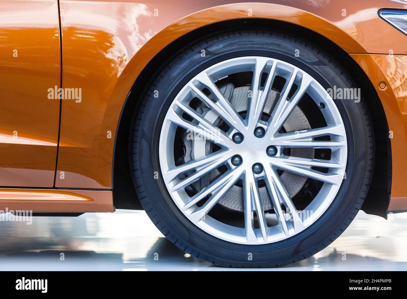 close up alloy wheel, car Stock Photo - Alamy