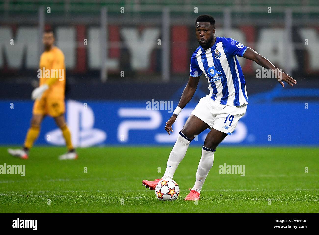 Chancel mbemba of fc porto hi-res stock photography and images - Alamy