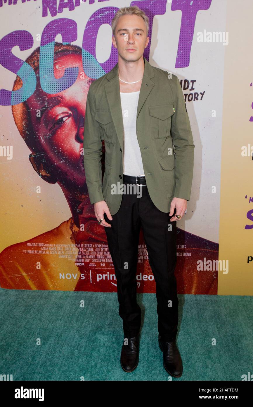 LOS ANGELES, CALIFORNIA, USA - NOVEMBER 03: Actor Drew Starkey arrives ...