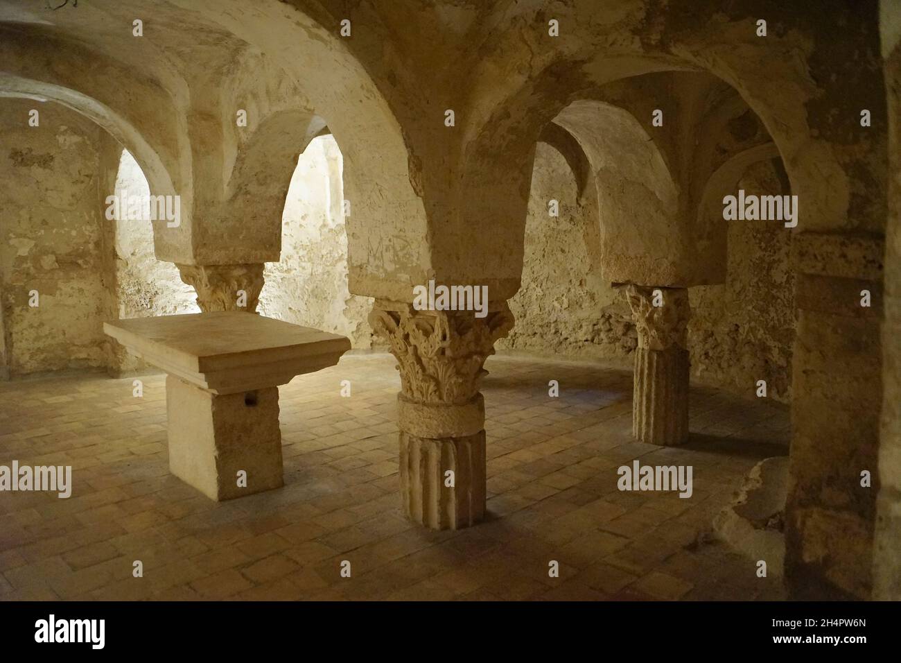Abbey of San Clemente of Castiglione a Casauria, Crypt, Abruzzo, Italy ...