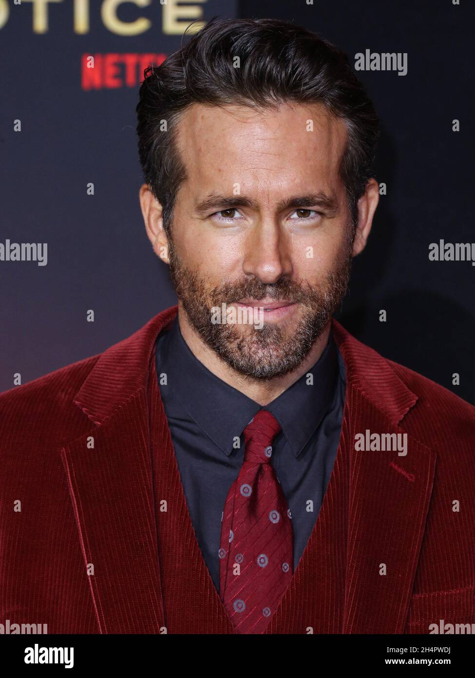 LOS ANGELES, CALIFORNIA, USA - NOVEMBER 04: Actor Ryan Reynolds arrives ...