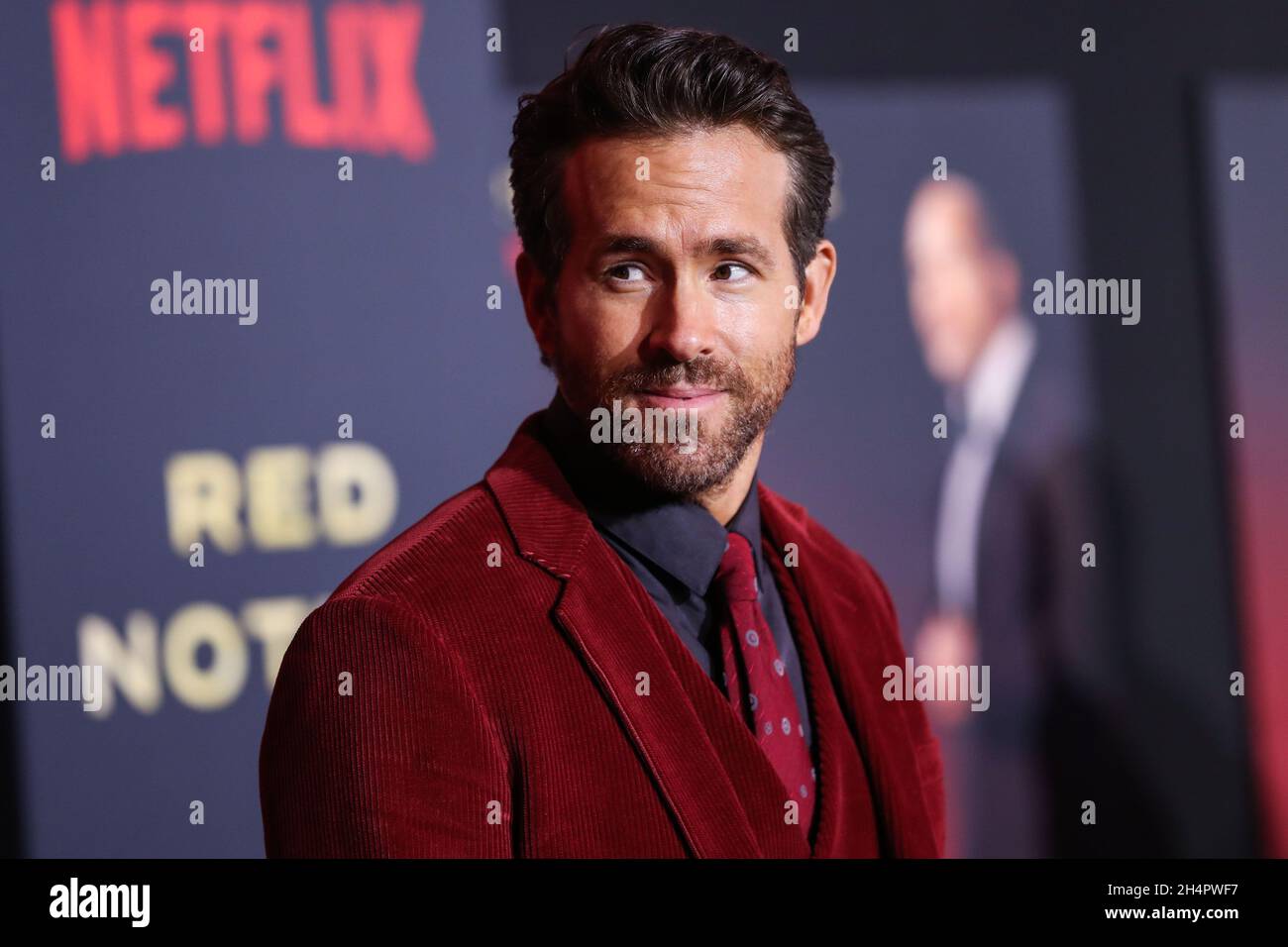 LOS ANGELES, CALIFORNIA, USA - NOVEMBER 04: Actor Ryan Reynolds arrives ...