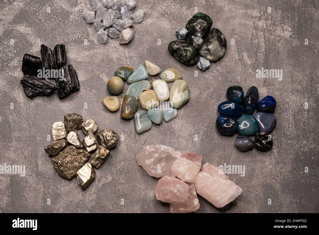 Types of stones hi-res stock photography and images - Alamy