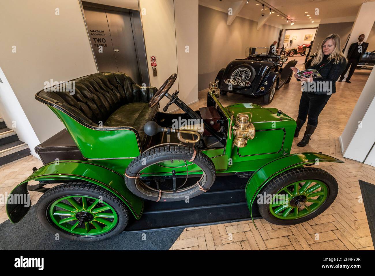 20 seater hi-res stock photography and images - Alamy