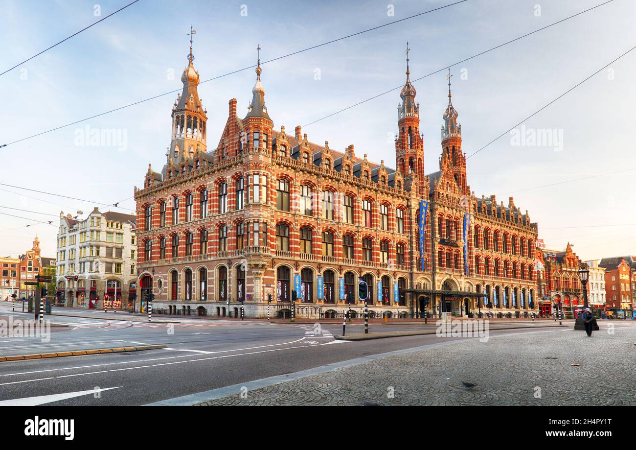 Dome square amsterdam hi-res stock photography and images - Alamy