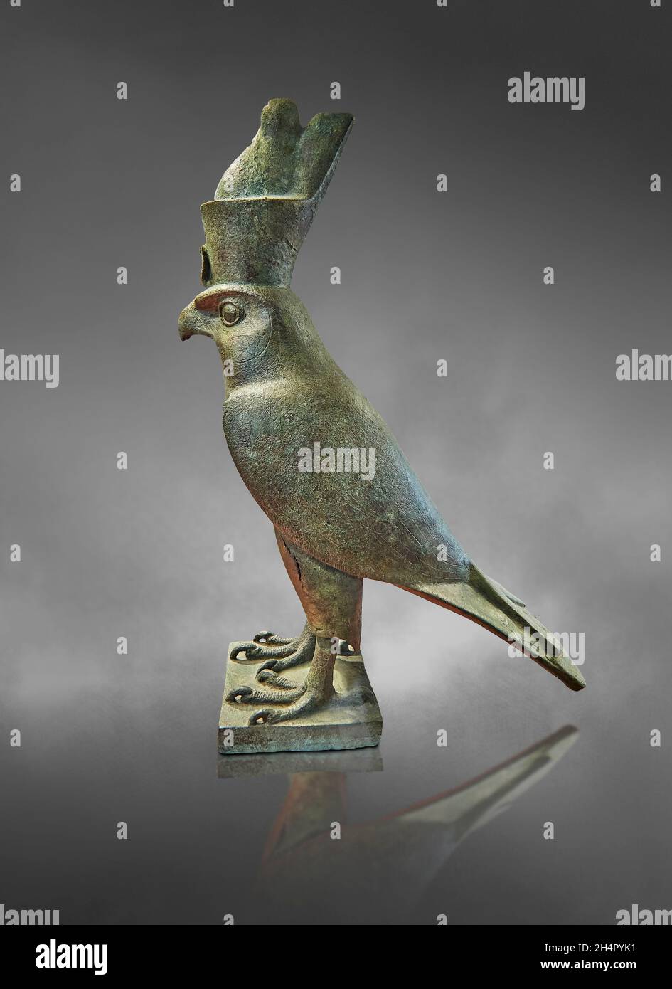 Ancient Egyptian Horus falcon statue, 664-332 BC, copper alloy. Louvre ...