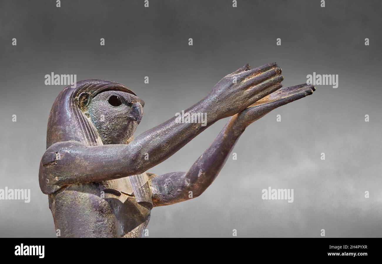 Ancient Egyptian bronze sculpture of god Horus, 1069-664 BC, . Louvre ...