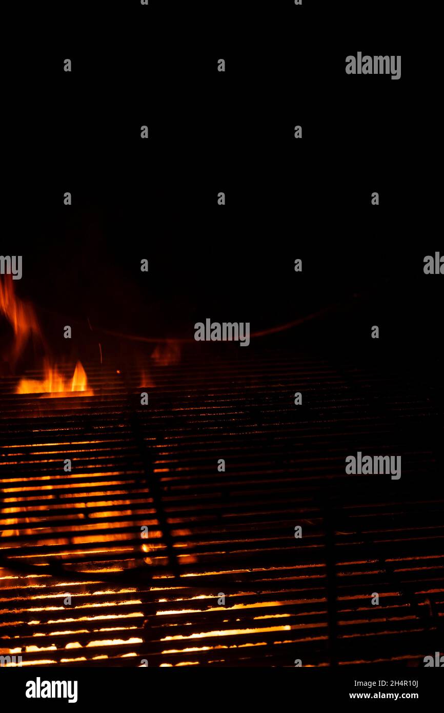 selective focus, fire texture, grill grill with burning coals ...