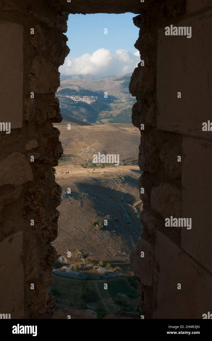 Castel del monte rocca calascio hi-res stock photography and images - Alamy