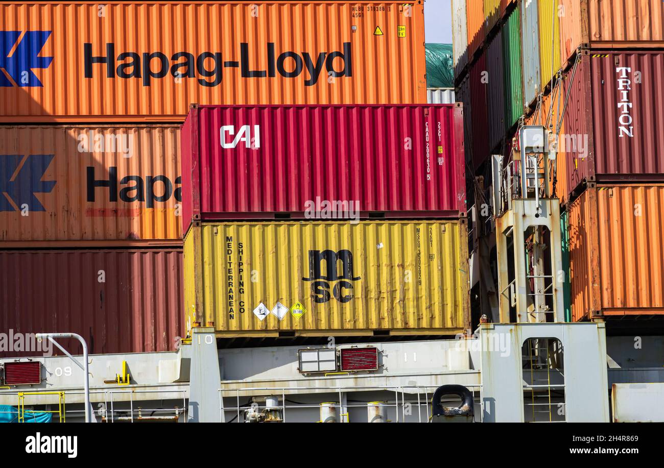 Colorful shipping containers hi-res stock photography and images - Alamy