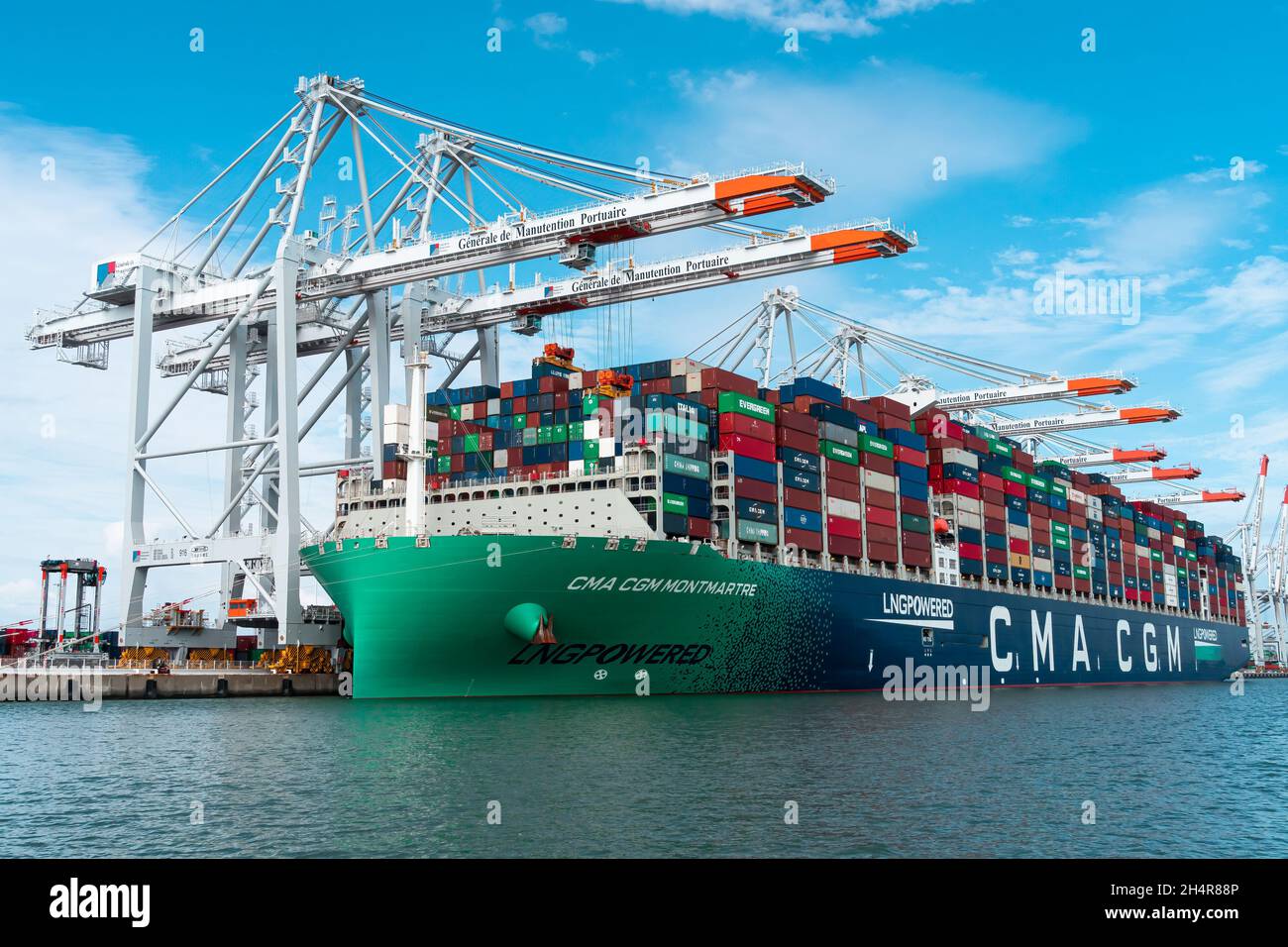 Cma cgm shipping containers hi-res stock photography and images - Alamy