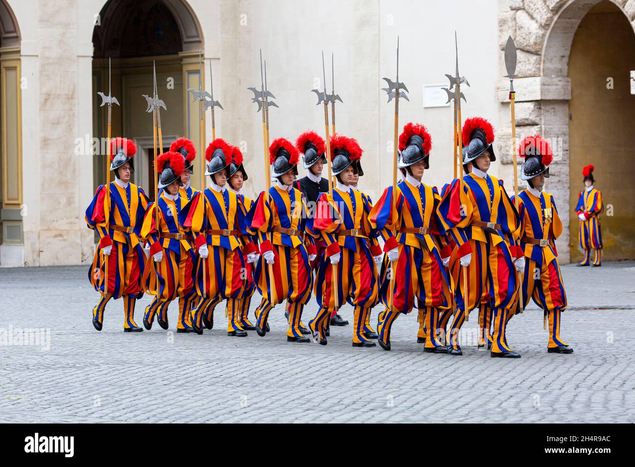 Medieval uniforms hi-res stock photography and images - Alamy