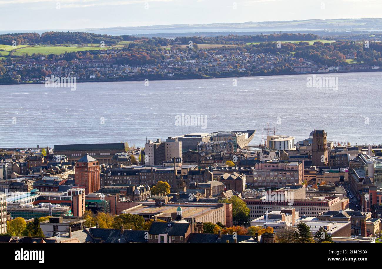 Scottish city landscape hi-res stock photography and images - Alamy