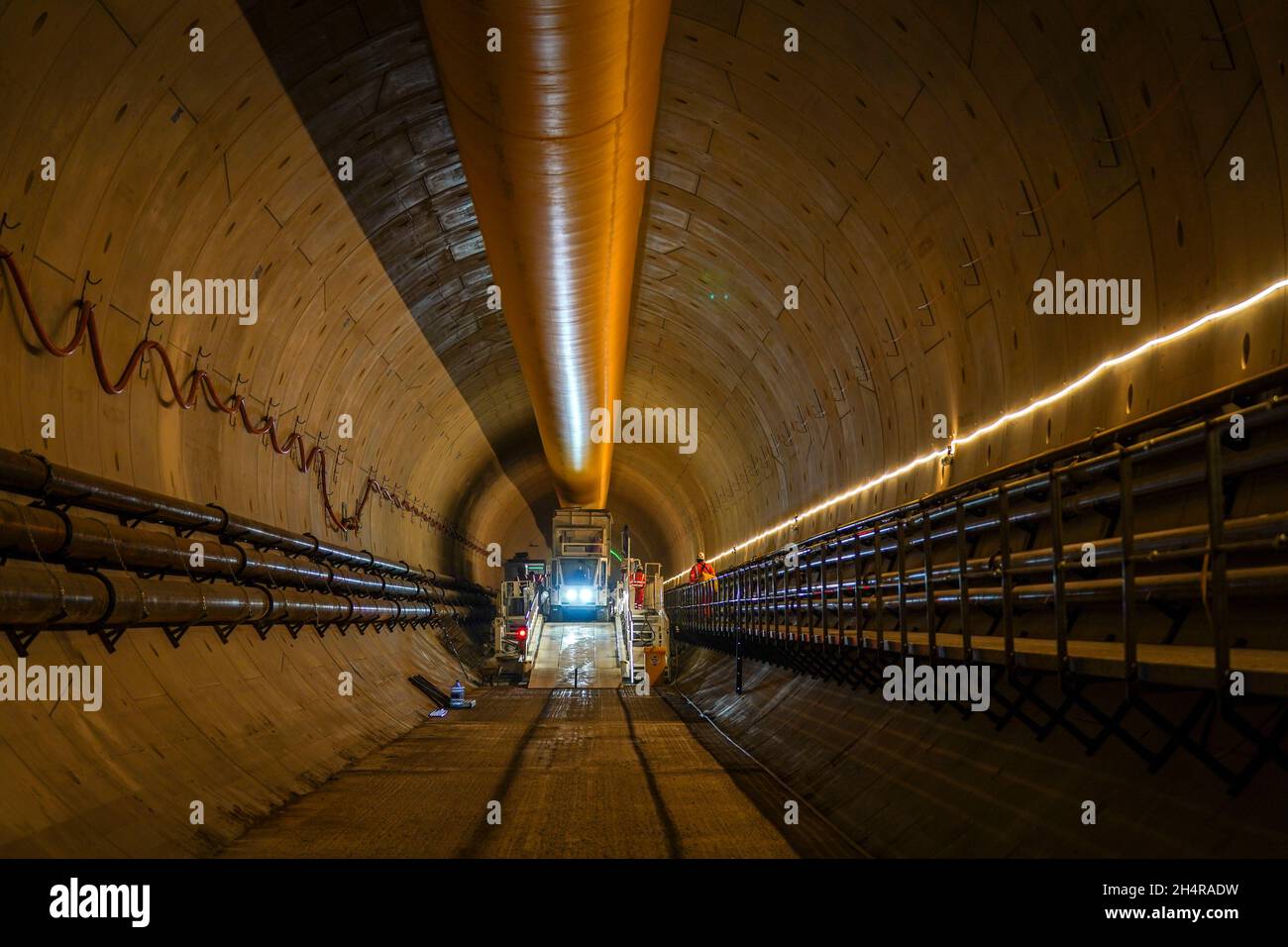 Workers in one of the two tunnels at the south portal HS2 align ...