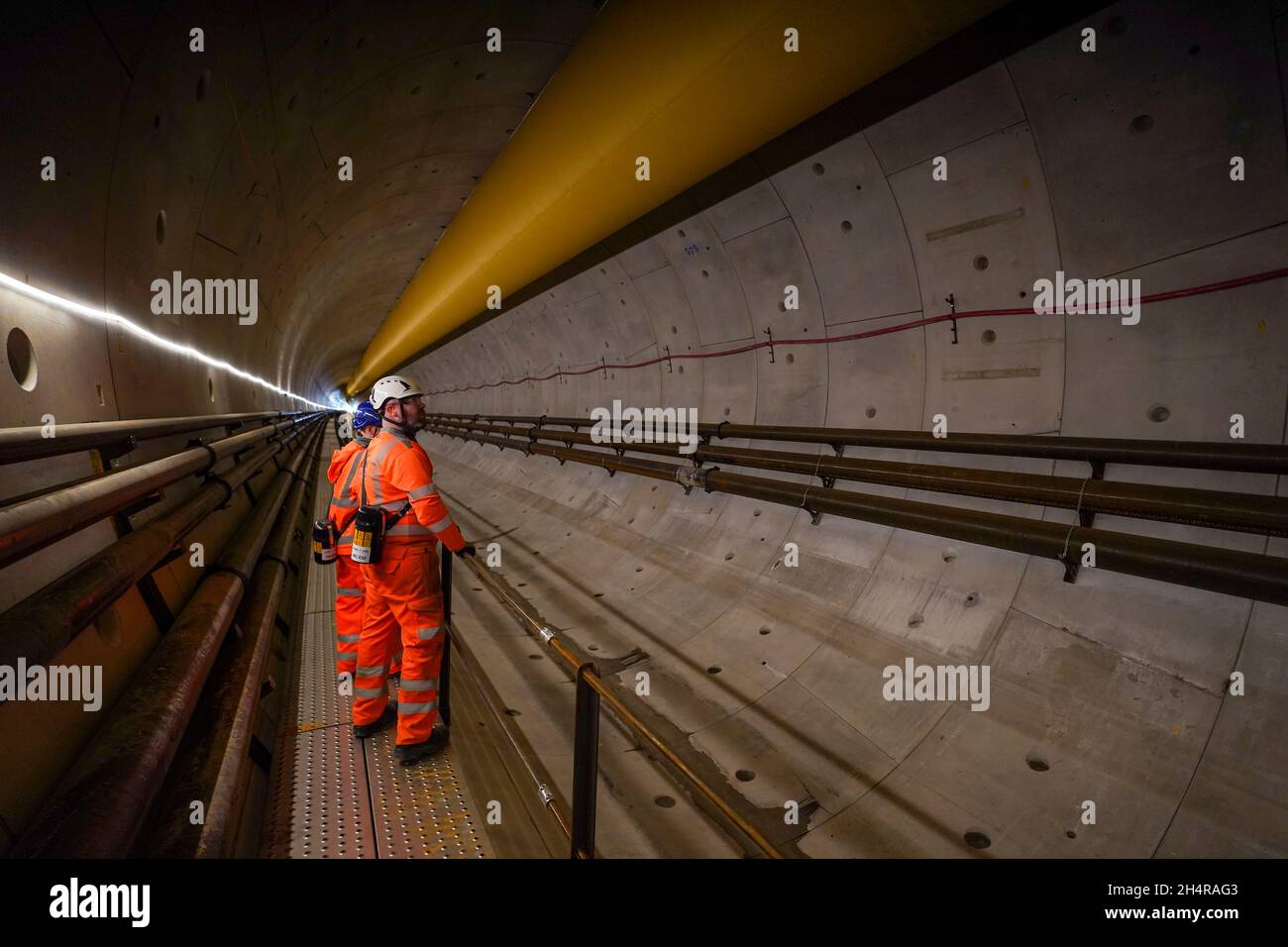 Workers in one of the two tunnels at the south portal HS2 align ...