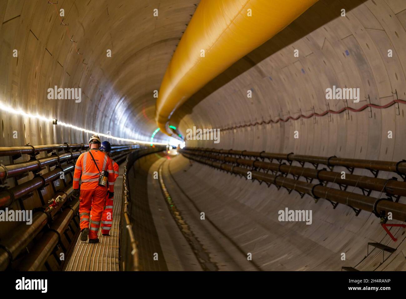 Workers in one of the two tunnels at the south portal HS2 align ...