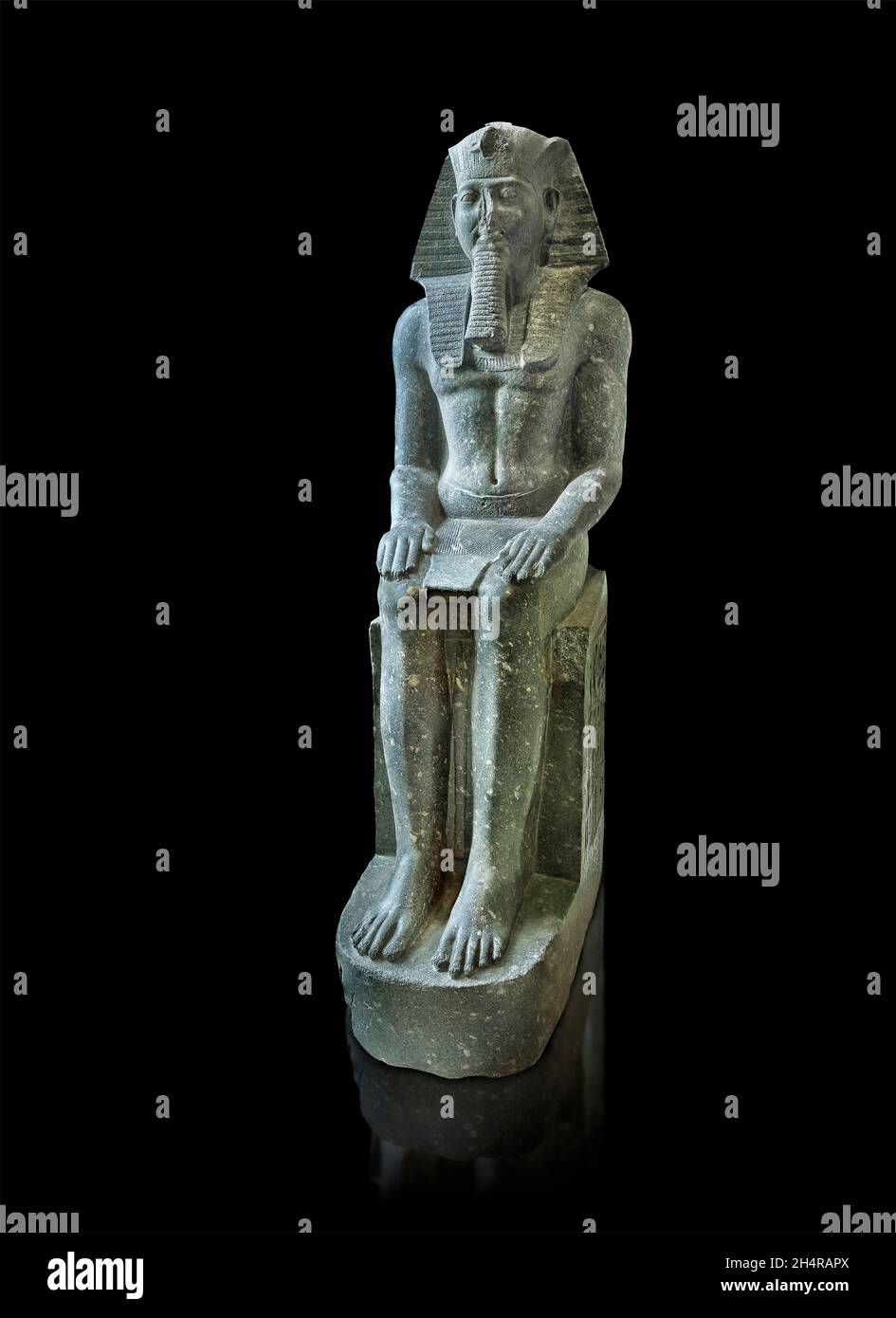 Egyptian statue sculpture of Ramesses II, c. 1303–1213 BC, 19th Dynasty ...