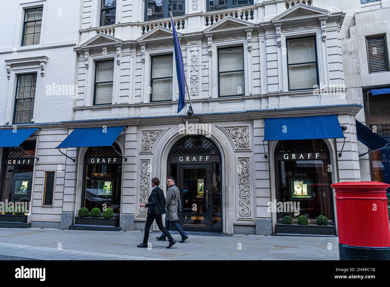 LONDON, UK. 4 Nov, 2021. Graff store in New Bond street. The personal ...