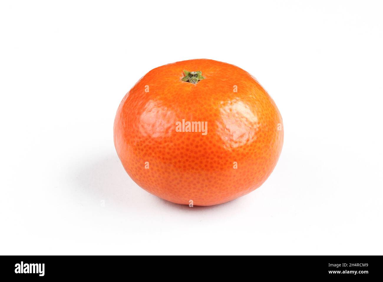 Single mandarin isolated on white background.Organic citrus fruit Stock ...