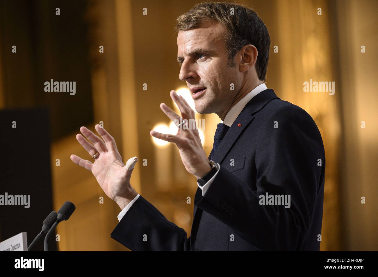 Paris, France. 04th Nov, 2021. France's President Emmanuel Macron gives ...