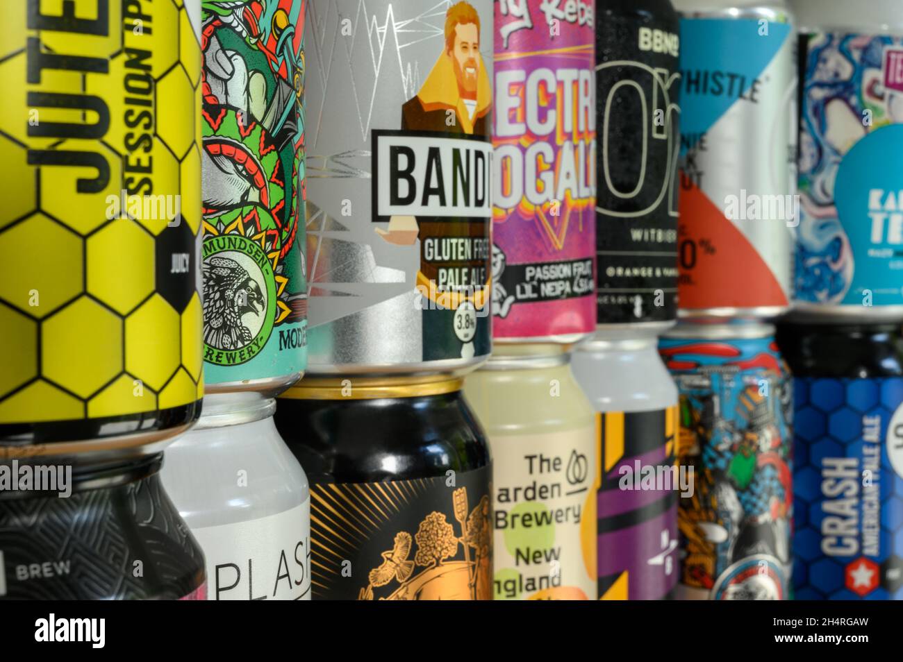 Craft beer cans hi-res stock photography and images - Alamy