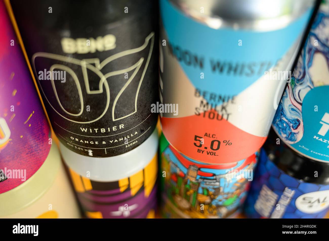 Craft beer cans hi-res stock photography and images - Alamy