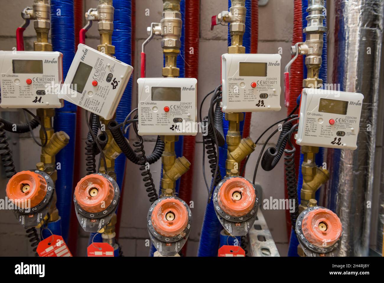 Electricity meter installation hi-res stock photography and images - Alamy