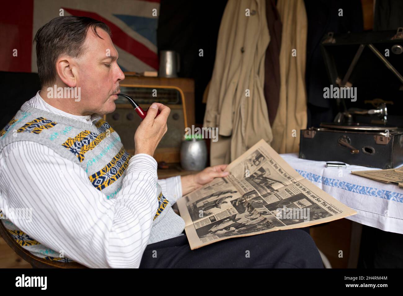 Wartime newspaper hi-res stock photography and images - Alamy