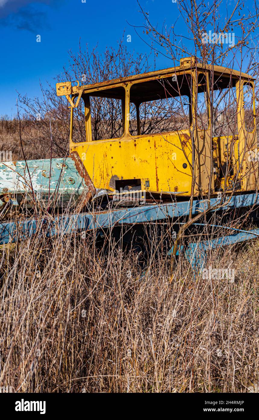 Tractor trailer garbage dump hi-res stock photography and images - Alamy