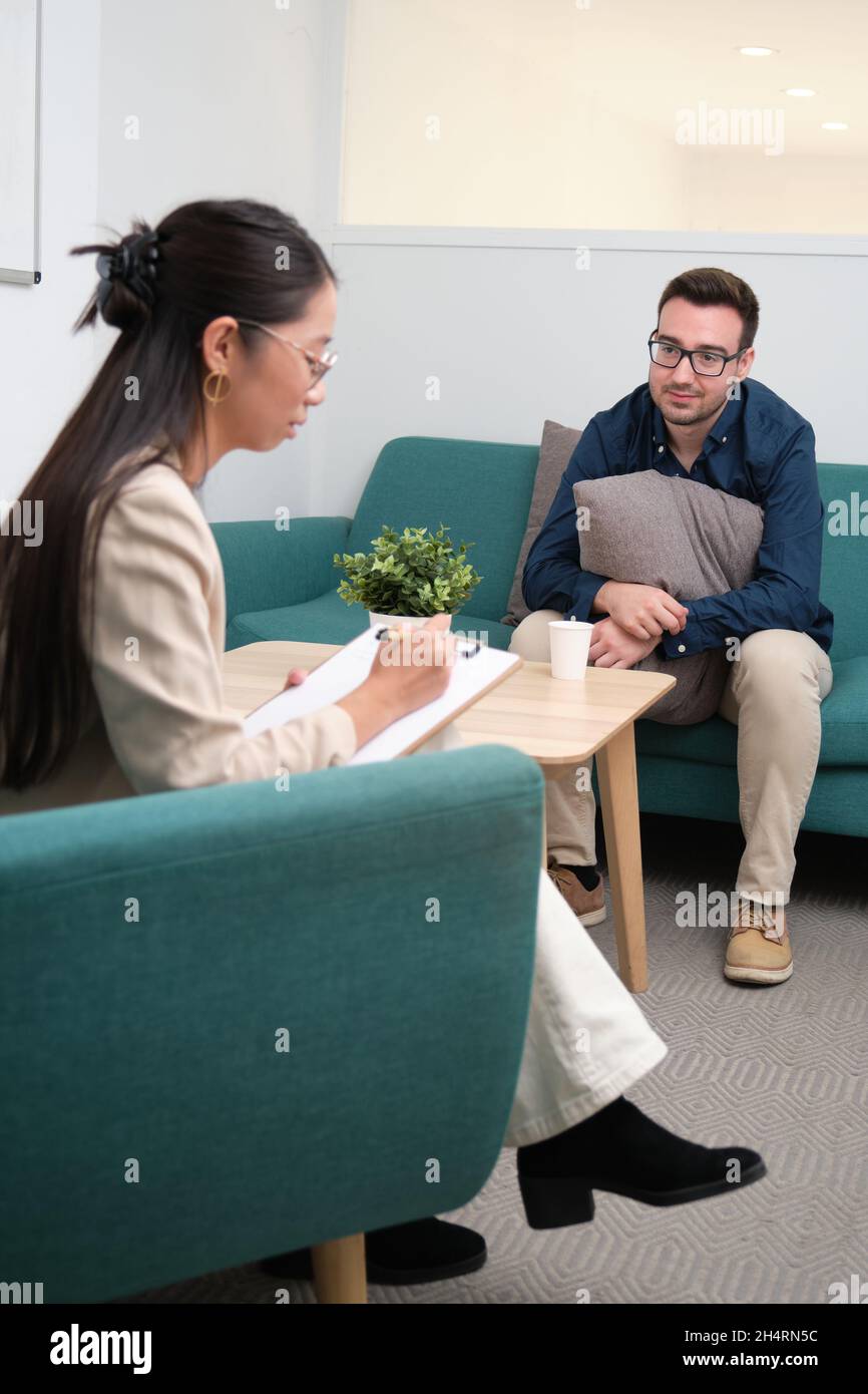 Interview clipboard female hi-res stock photography and images - Alamy