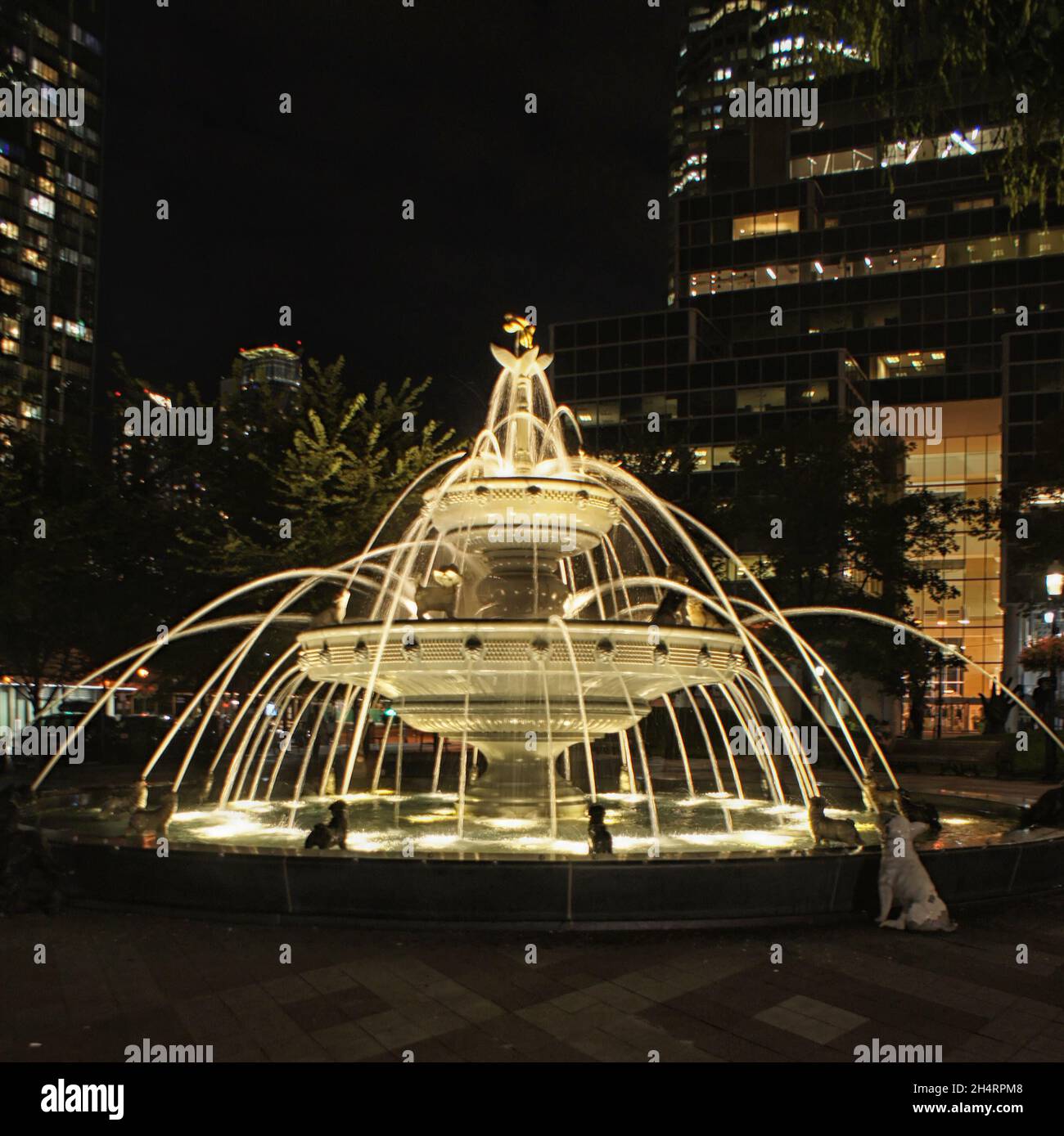 Toronto water fountains hi-res stock photography and images - Alamy